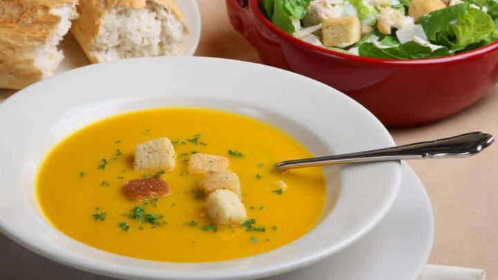 30 Appetizing Soup And Salad Lunch Ideas